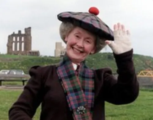 Se še spomnite Super Babice? Morda se vrača