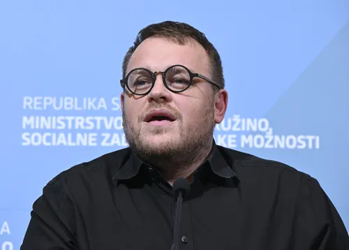 Prihaja nov obvezni prispevek za dolgotrajno oskrbo, a je nejasnosti še cel kup