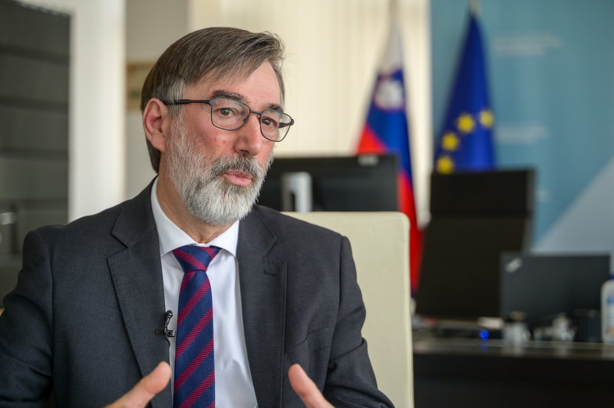 Poslanci so se seznanili z odstopom šolskega ministra Felde