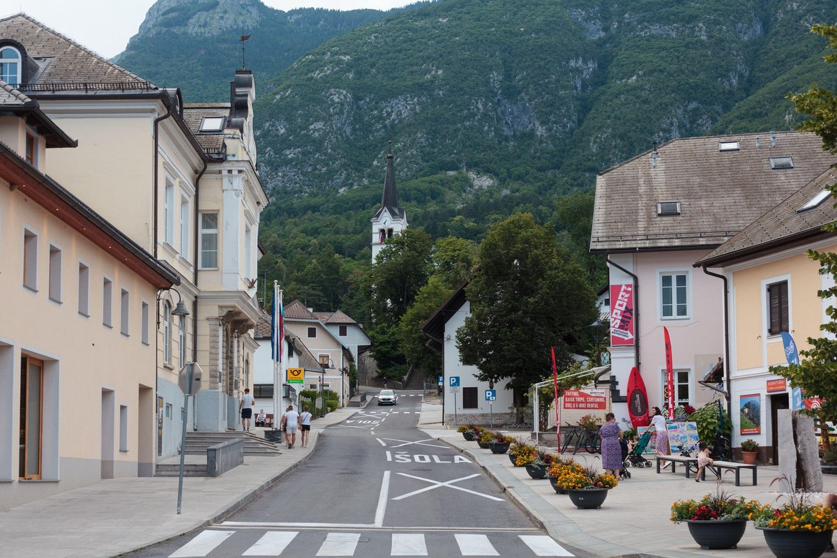 Prebivalce na bovškem ponoči zbudil potresni sunek