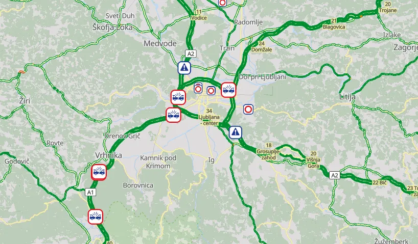 Kaos zaradi dežja: zjutraj na slovenskih avtocestah kar sedem nesreč hkrati