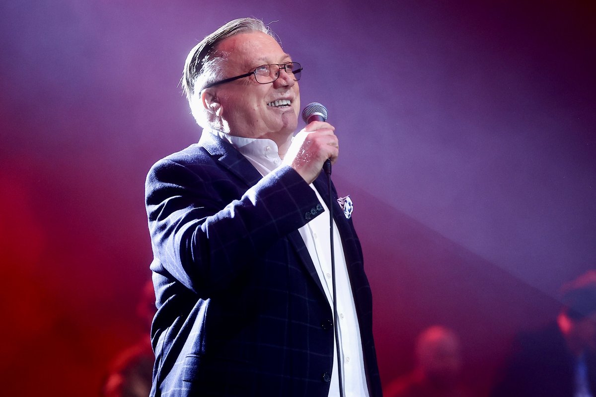 Umrl je pevec Halid Bešlić