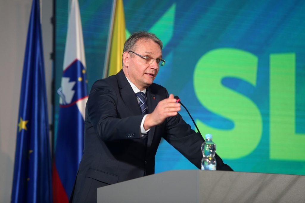 Marjan Podobnik ni več predsednik SLS, stranko prevzel Marko Balažic