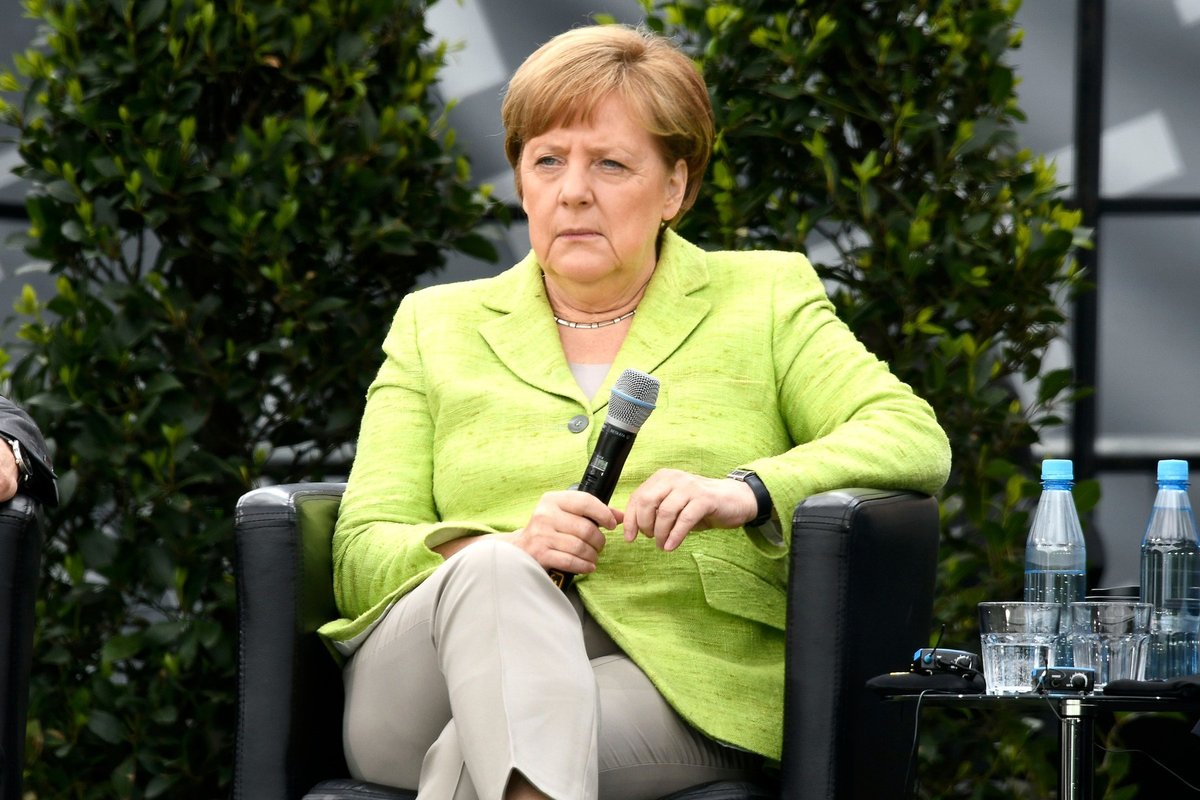 Angela Merkel uživa v pokoju in piše knjigo - svoje politične spomine