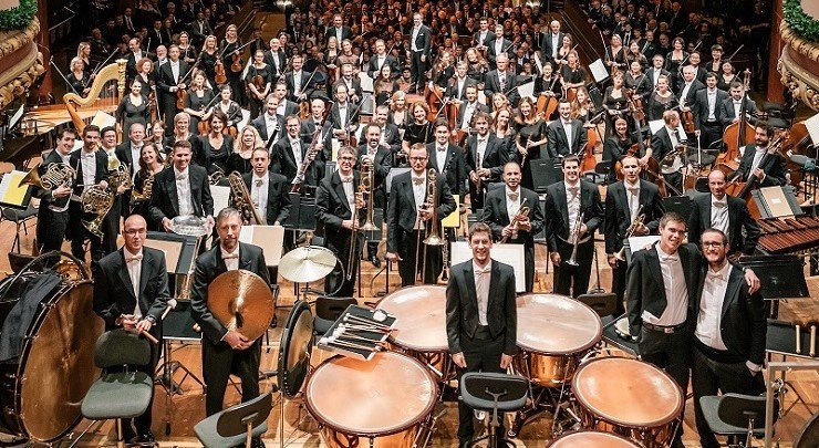 Orkester Romanske Švice z Viktorio Mullovo v Gallusovi dvorani