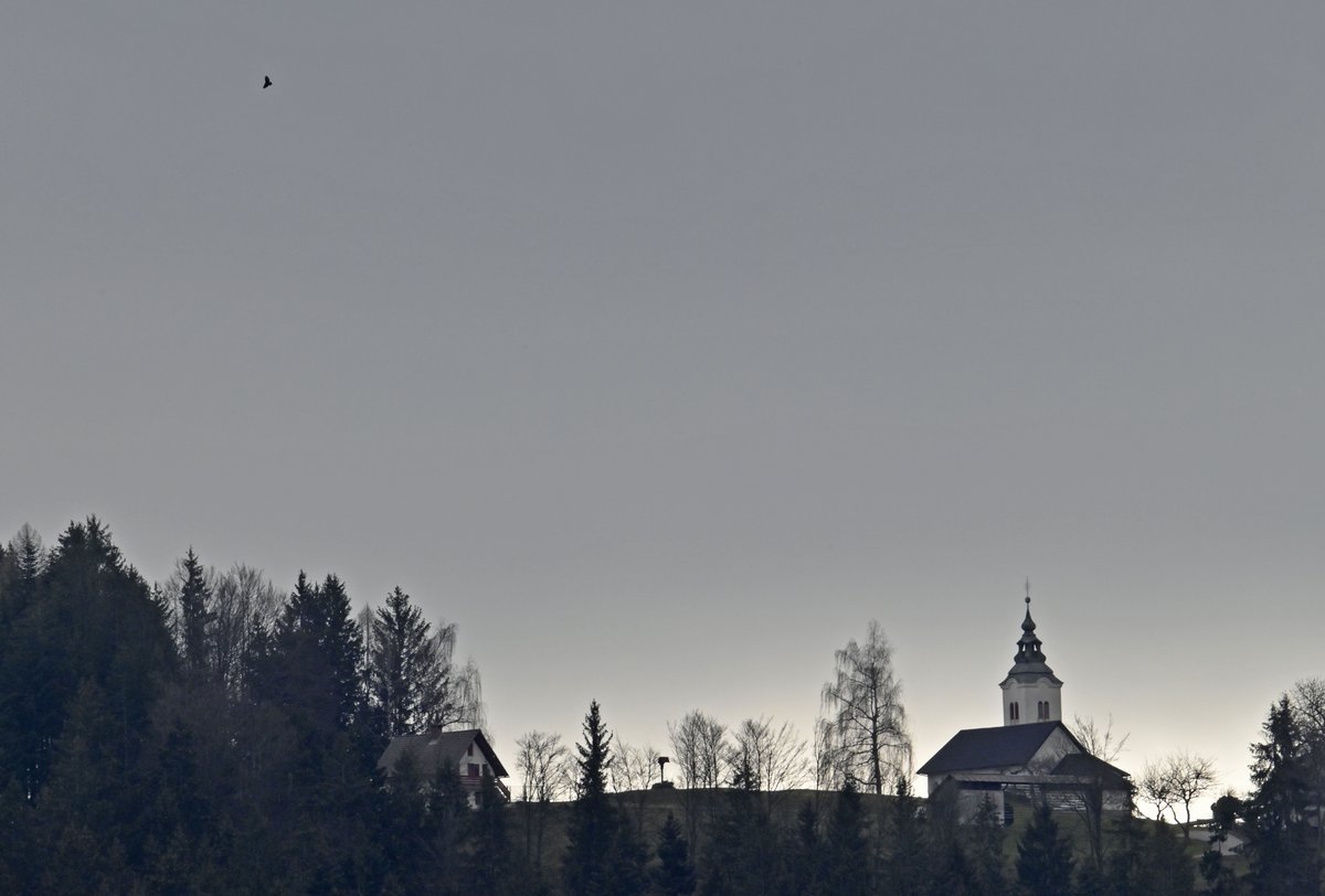 Med oblaki se bo prikazala tudi kakšna dežna kaplja
