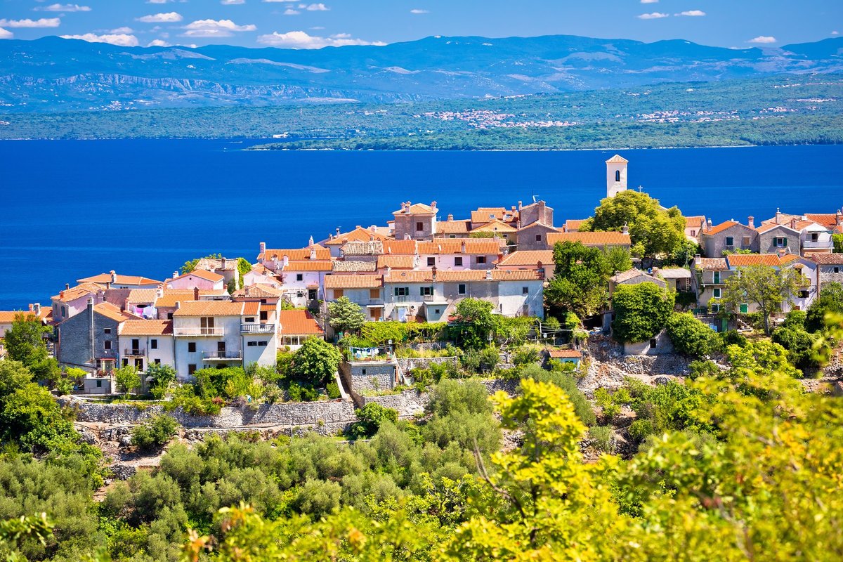 Hrvaški kraj s čudovitim razgledom, v katerem živi le 54 prebivalcev