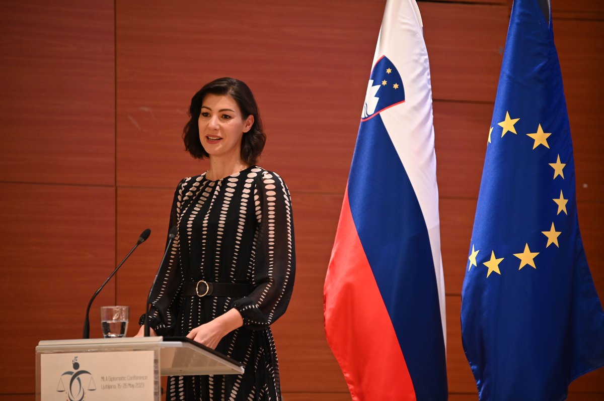 Ministrstvo Dominike Švarc Pipan mora polagati račune še ministrstvu za finance