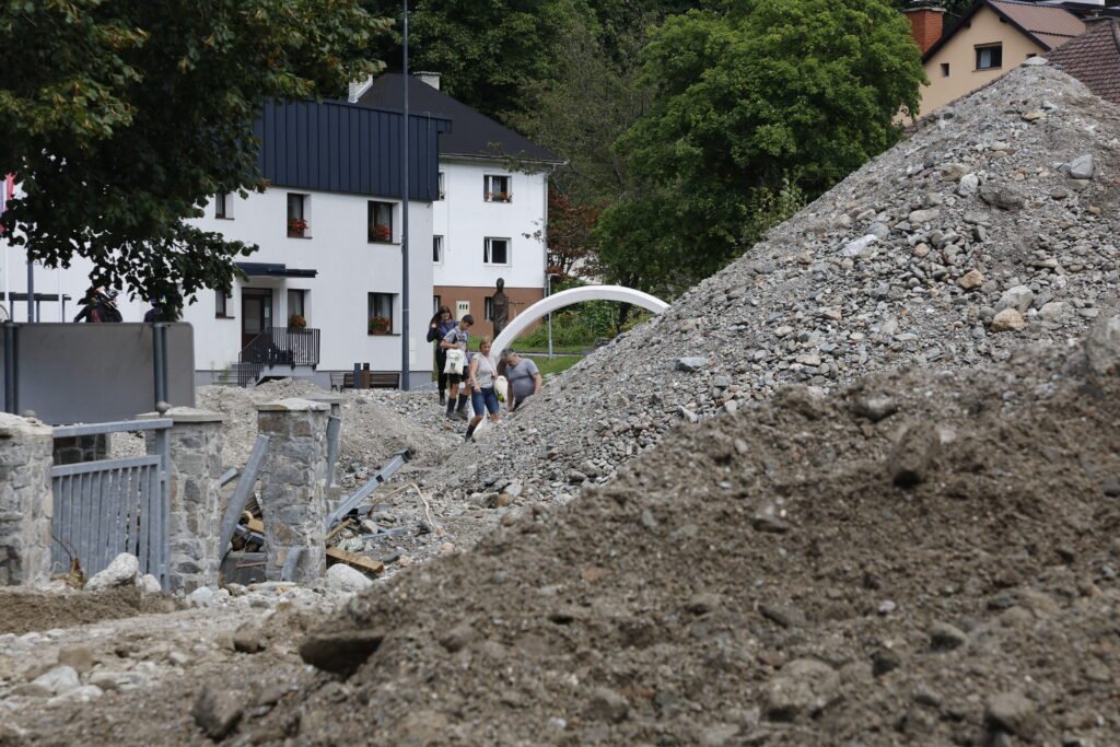 V avgustovski ujmi na energetski infrastrukturi 32 milijonov evrov škode