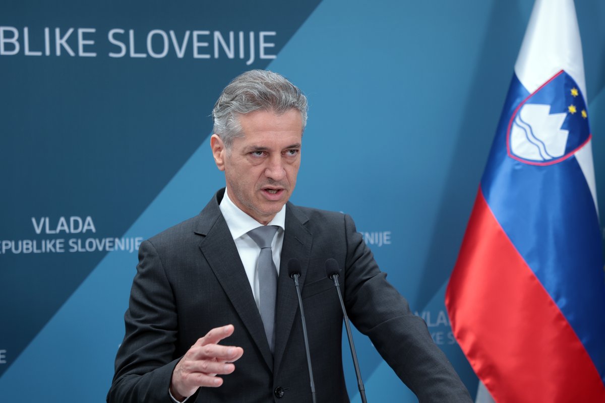 Raziskava, ki politiki in predsedniku vlade ne prinaša dobrih novic