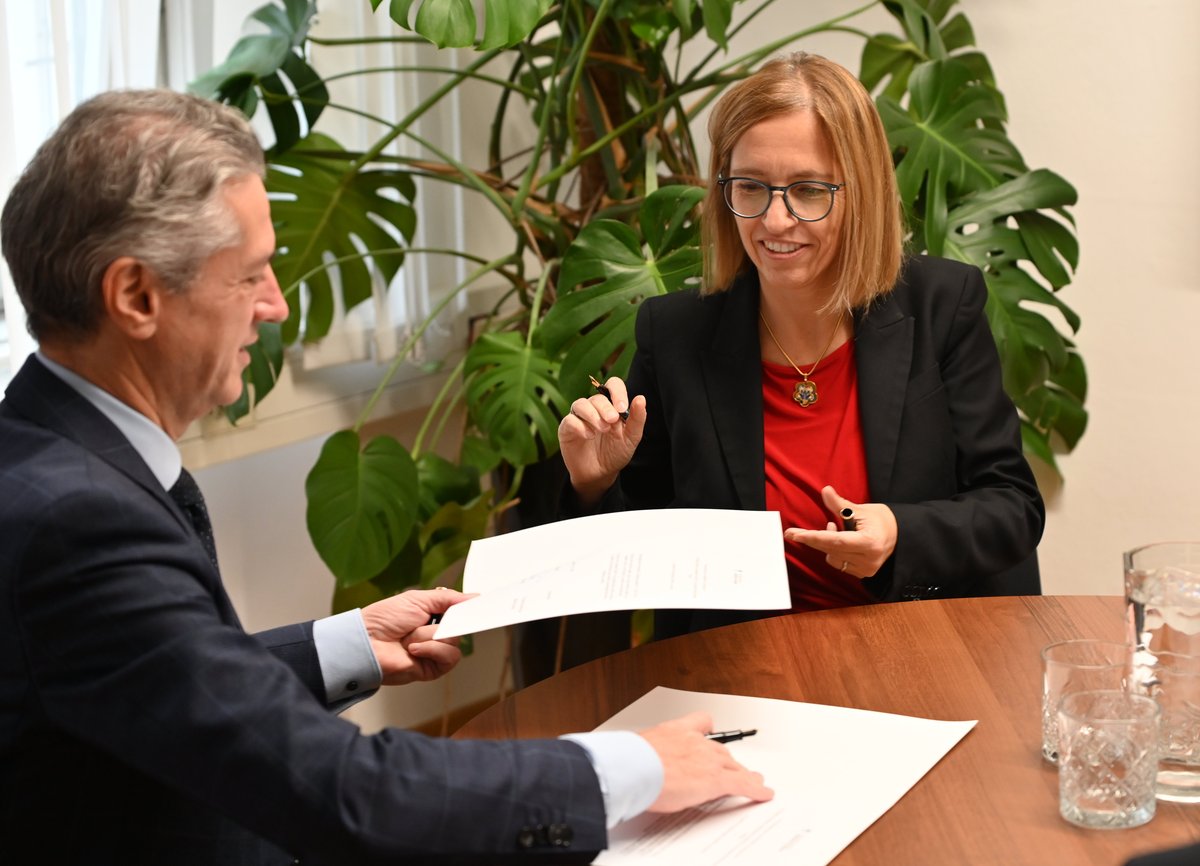 Nova ministrica za zdravje od premierja Goloba prevzela posle