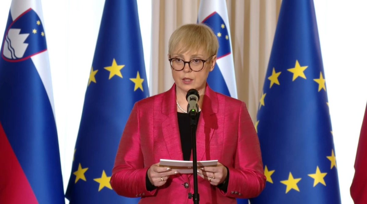 Dan žensk slavnosten, brez ličil in s ščepcem Siddharte: "Feminizem je ...