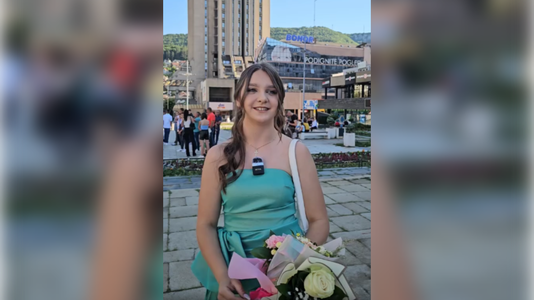 Na valeto prišla na zelo nenavaden način: "Vsi so se smejali, a me ni sram"