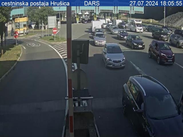 Po dnevu zastojev in nesreč se razmere na slovenskih cestah končno umirjajo