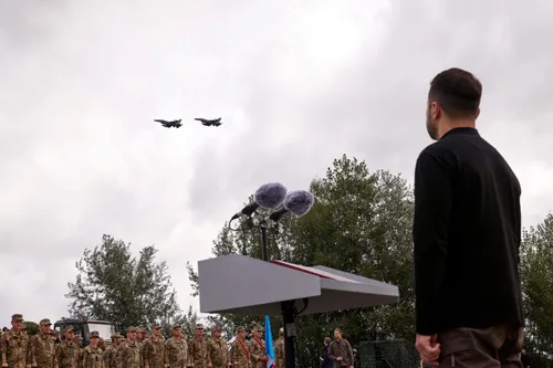 Zelenski potrdil: po dveh letih čakanja v Ukrajino prispela bojna ...