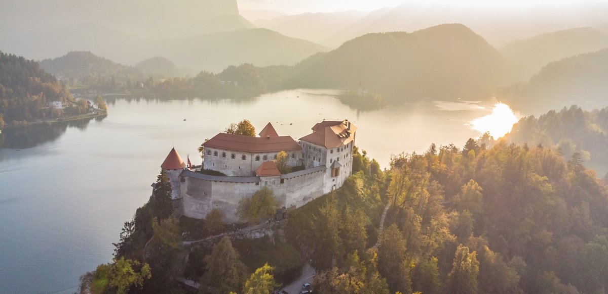 Po deževni noči bo marsikje posijalo sonce, še bo prijetno toplo