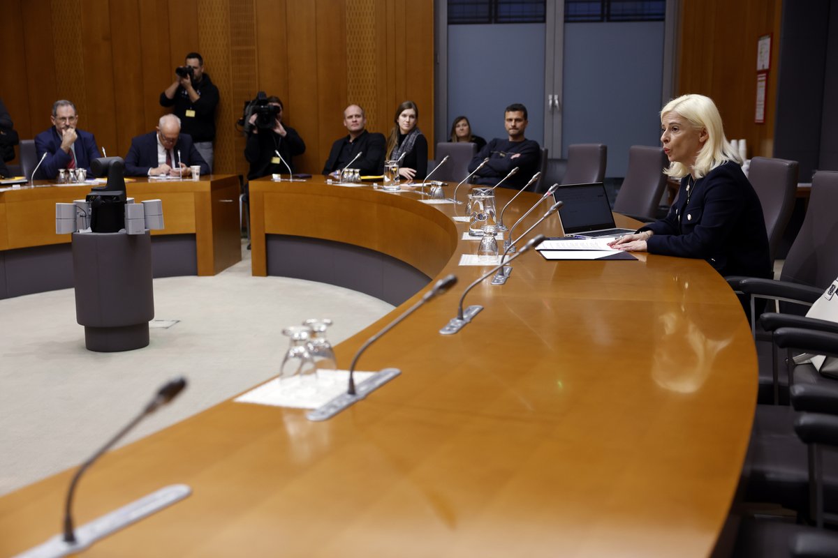 Kandidatka za novo ministrico Ksenija Klampfer uspešno prestala zaslišanje