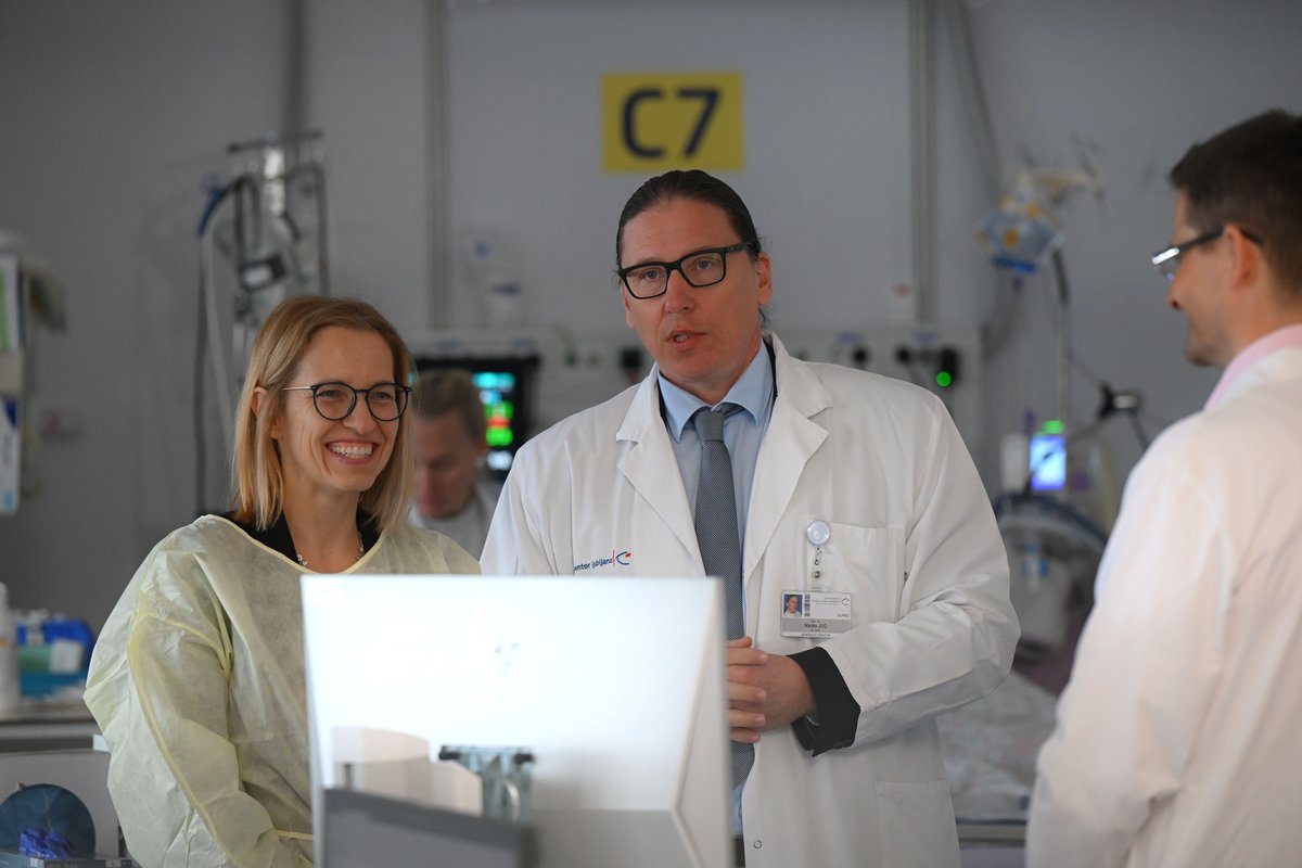 Ministrica za zdravje zadovoljna s potekom investicij v UKC Ljubljana