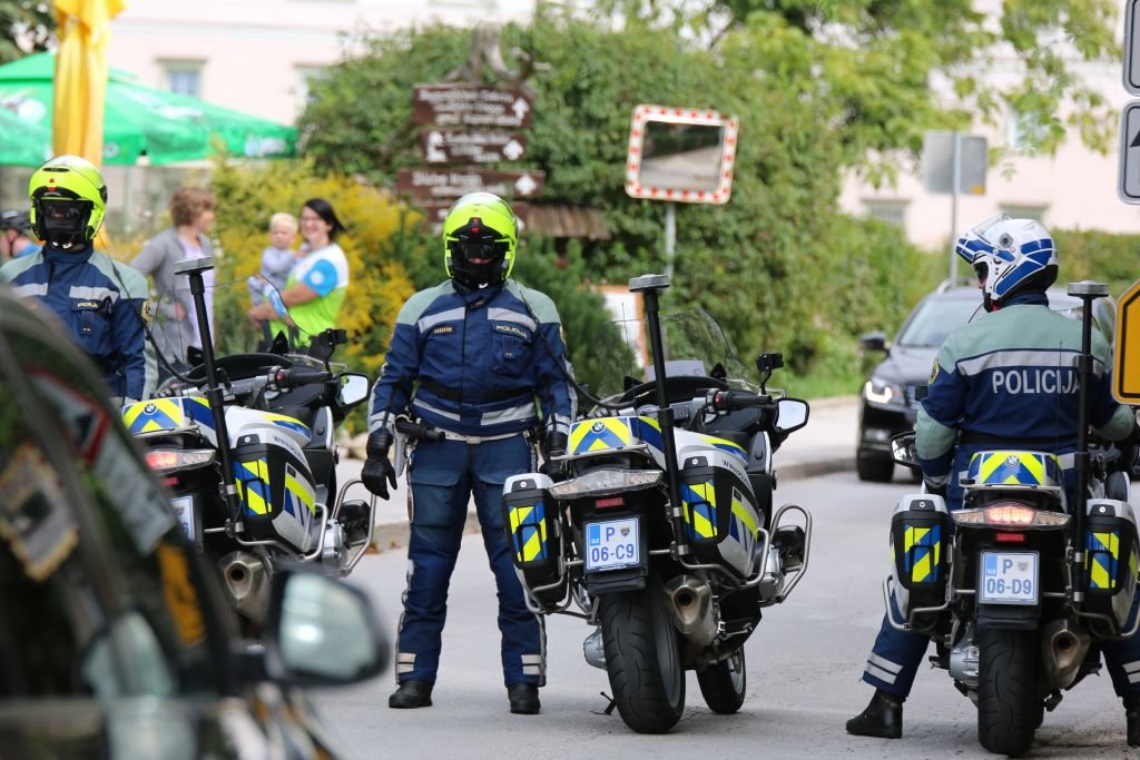 Reorganizacija Centra za varovanje in zaščito: ukinili naj bi vsa ...