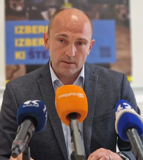 Prijeli serijskega roparja: grozil zaposlenim in ukradel več kot 30 ...