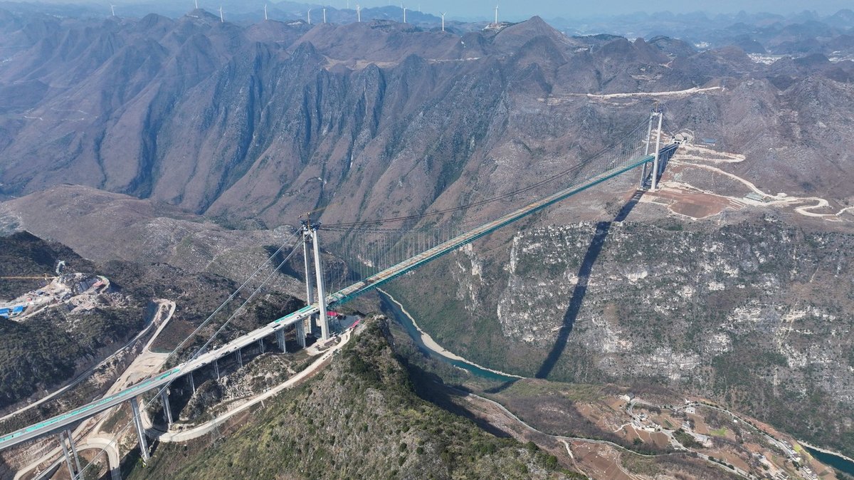 Kitajska kaže moč: poleti bodo odprli najvišji most na svetu