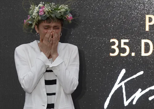 Nagrada kresnik letos v roke Ani Schnabl za roman September