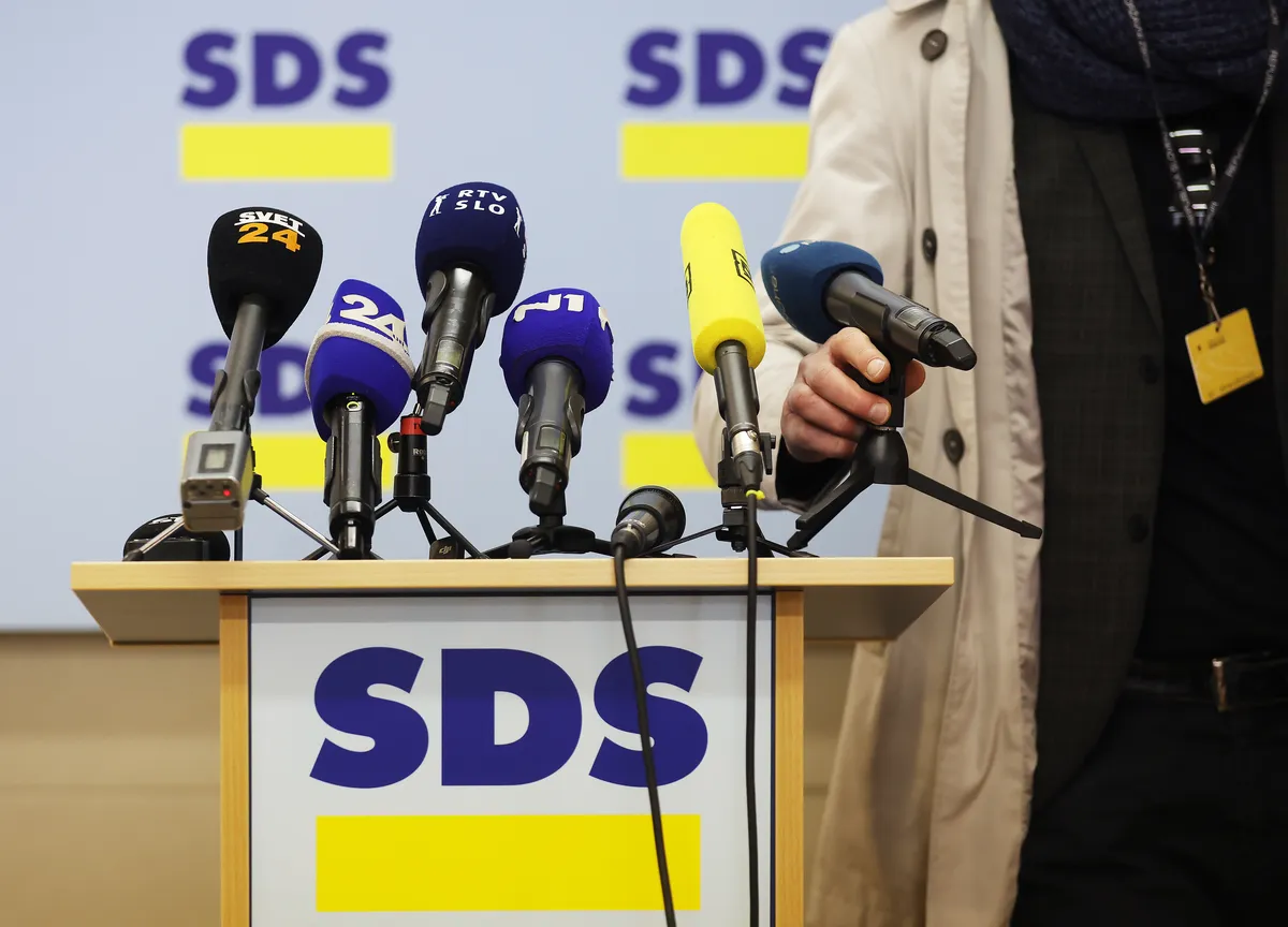 Preiskovalna komisija DZ: SDS je izbrane medije financirala z javnim ...