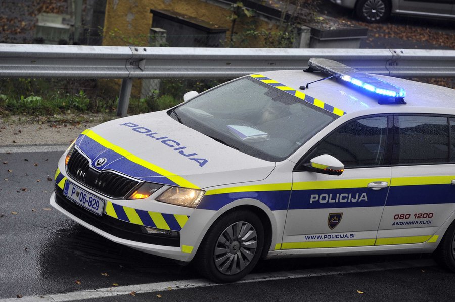 Policijski sindikat opozarja, da motnje pri oskrbi z gorivom vplivajo ...