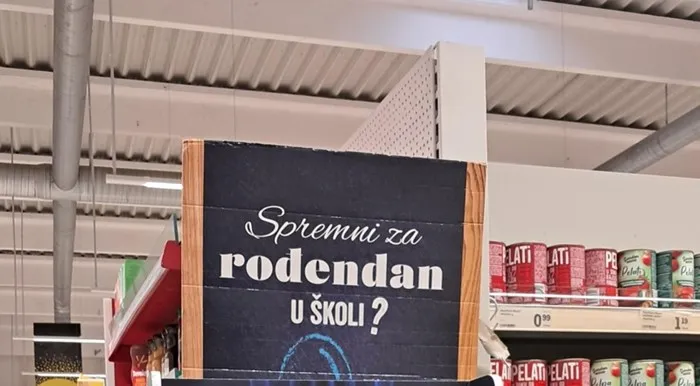 Kupec v supermarketu naletel na nenavaden prizor, ki je postal hit na spletu (FOTO)