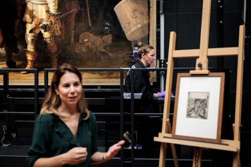 Rembrandt se je pri liku psa na svoji najbolj znani sliki zgledoval po ...