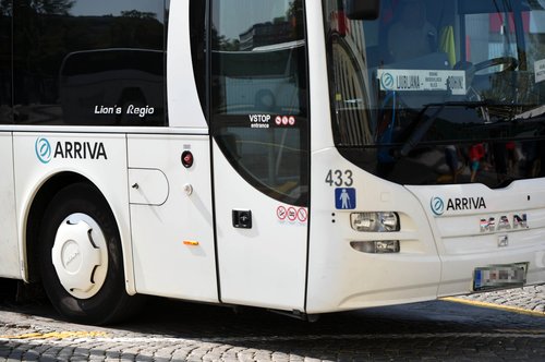 Podjetje Arriva pod drobnogledom zaradi suma zlorabe položaja na trgu