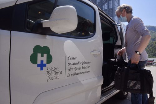 Iz enega avta bo zrasel mobilni tim: "Če želiš preboj, moraš iti malo ...