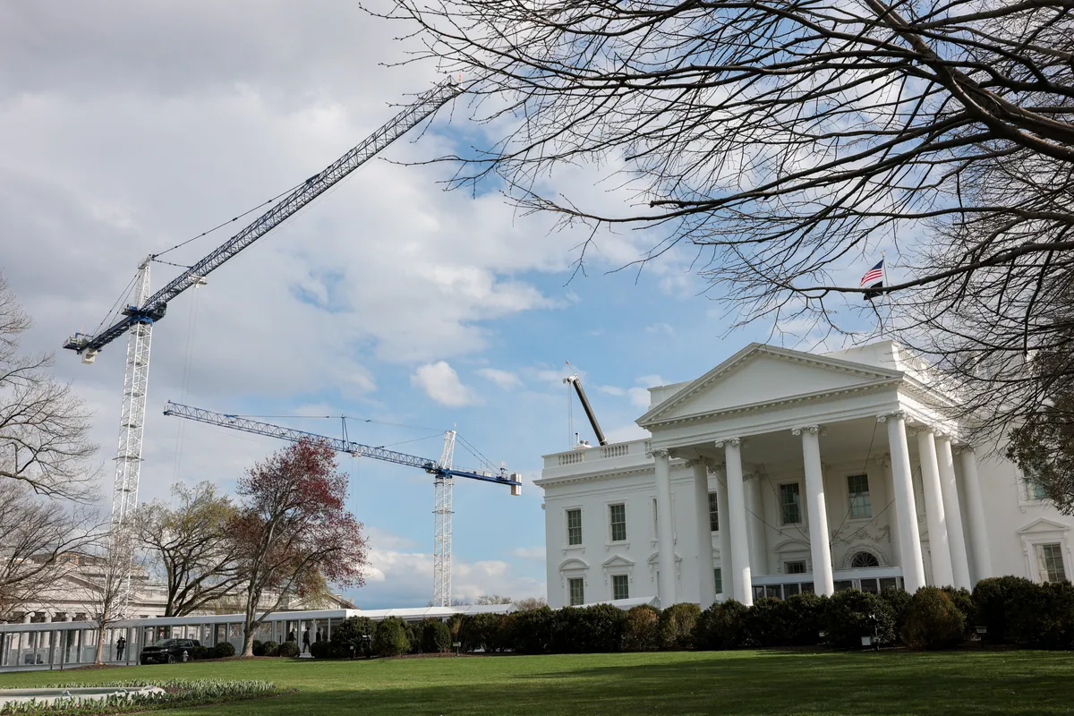 Zaklonišča in zaščita pred droni: Trump gradnjo plesne dvorane ...