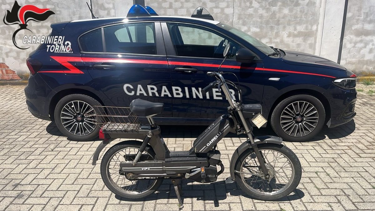 Lastniku vrnili moped, ki so mu ga ukradli pred 42 leti: "Mislil sem ...