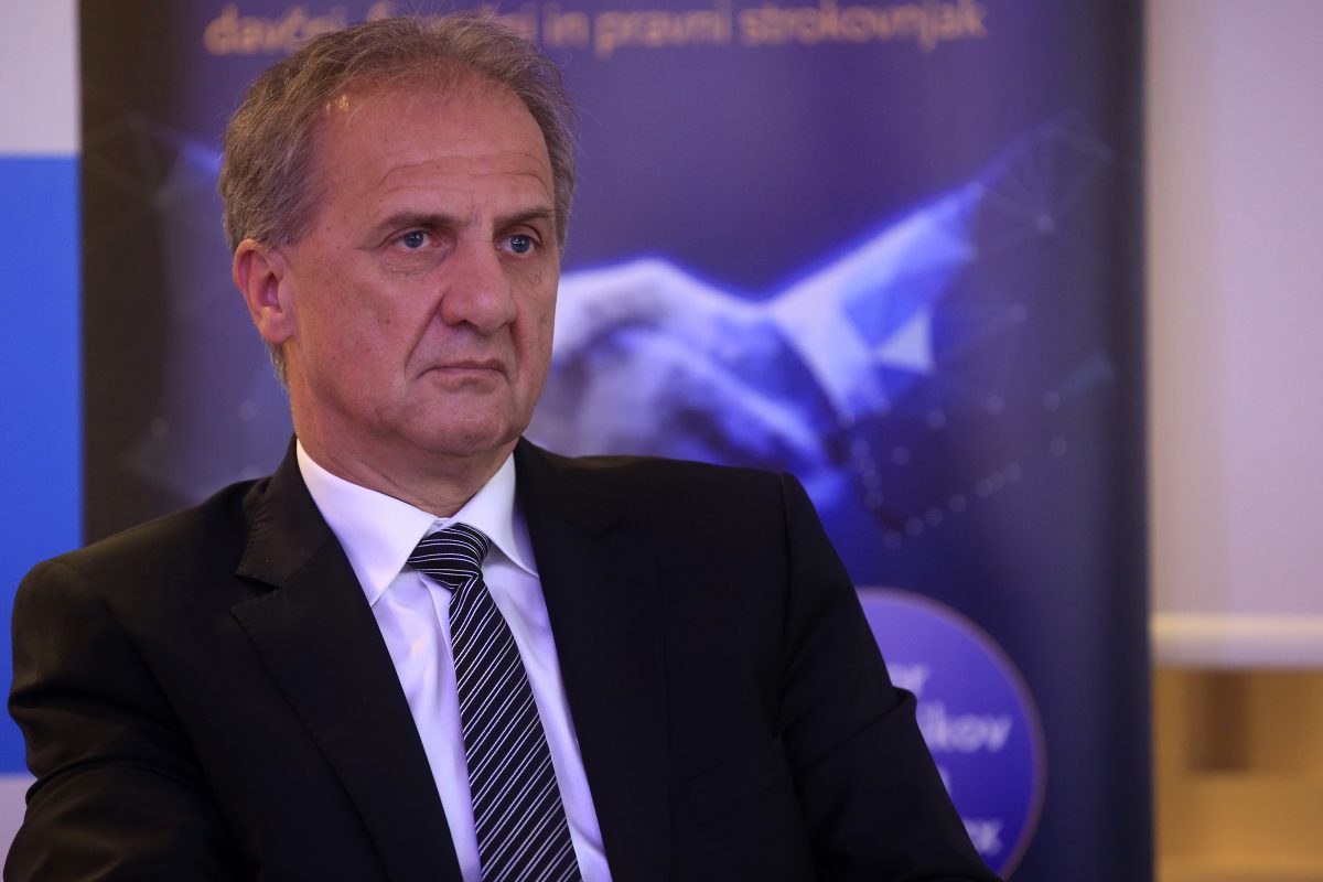 Po Matozu odstopil še Simič - N1