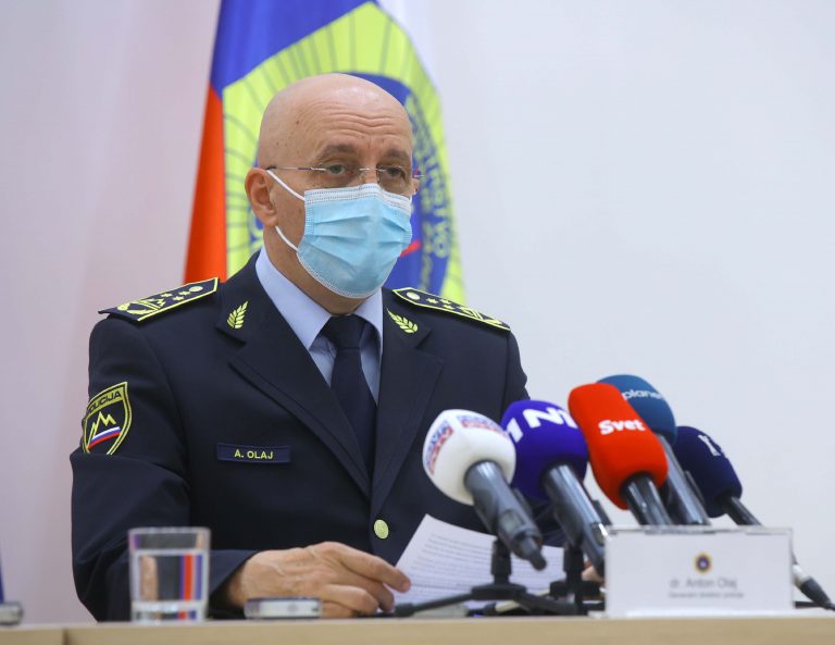 Policijski sindikat zaradi "cenzure" napovedal ovadbo Olaja - N1