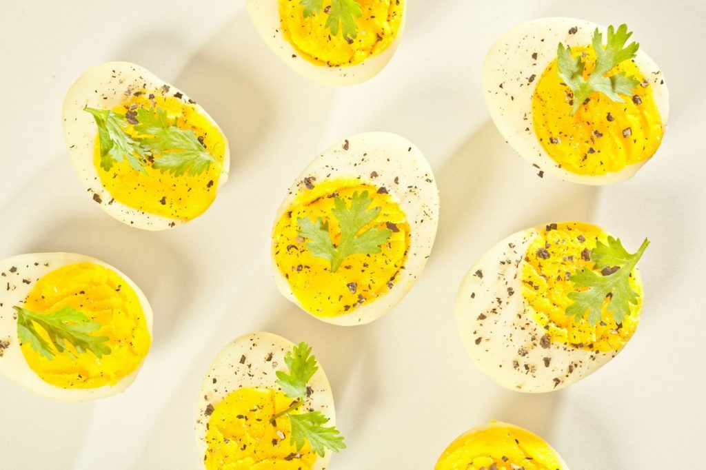 Recept: jajca, polnjena s hrenom in porom - N1