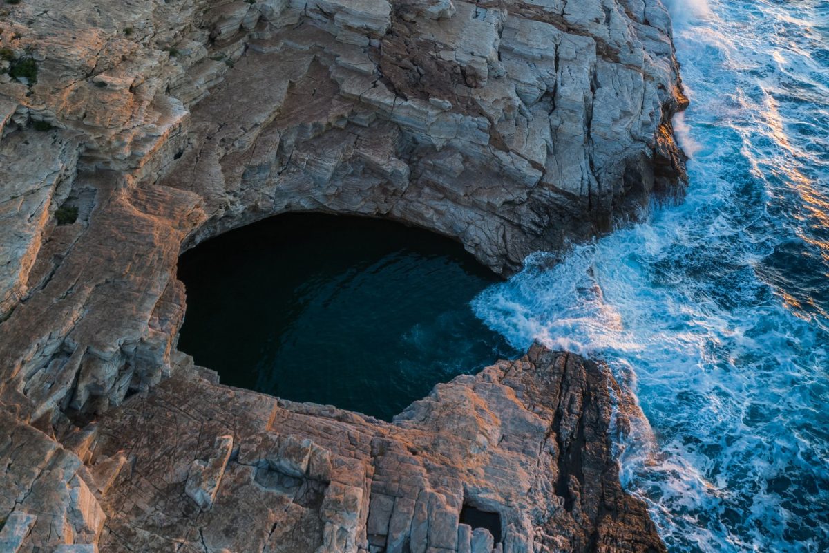 Sredozemski bazen bogov: čudovit kraj za kopanje in skoke v modrino - N1