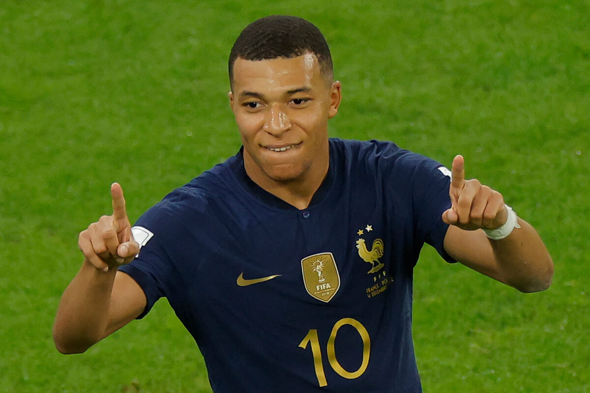 S kom se dobiva Mbappé? S transmanekenko Ines Rau ali Belgijko Rose ...