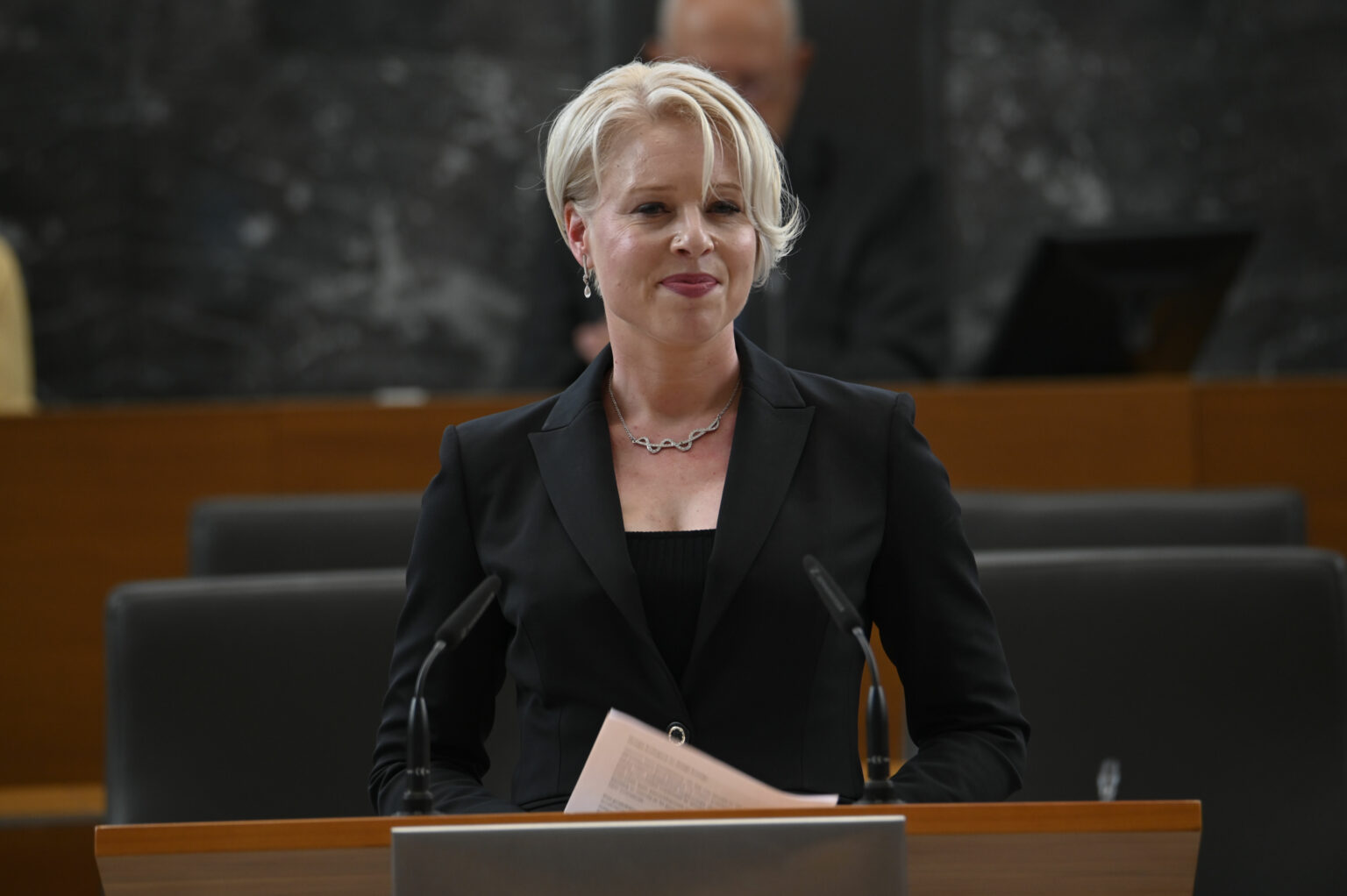 Na dnu oceana odkrili pojav, ki znanstvenike močno skrbi - N1