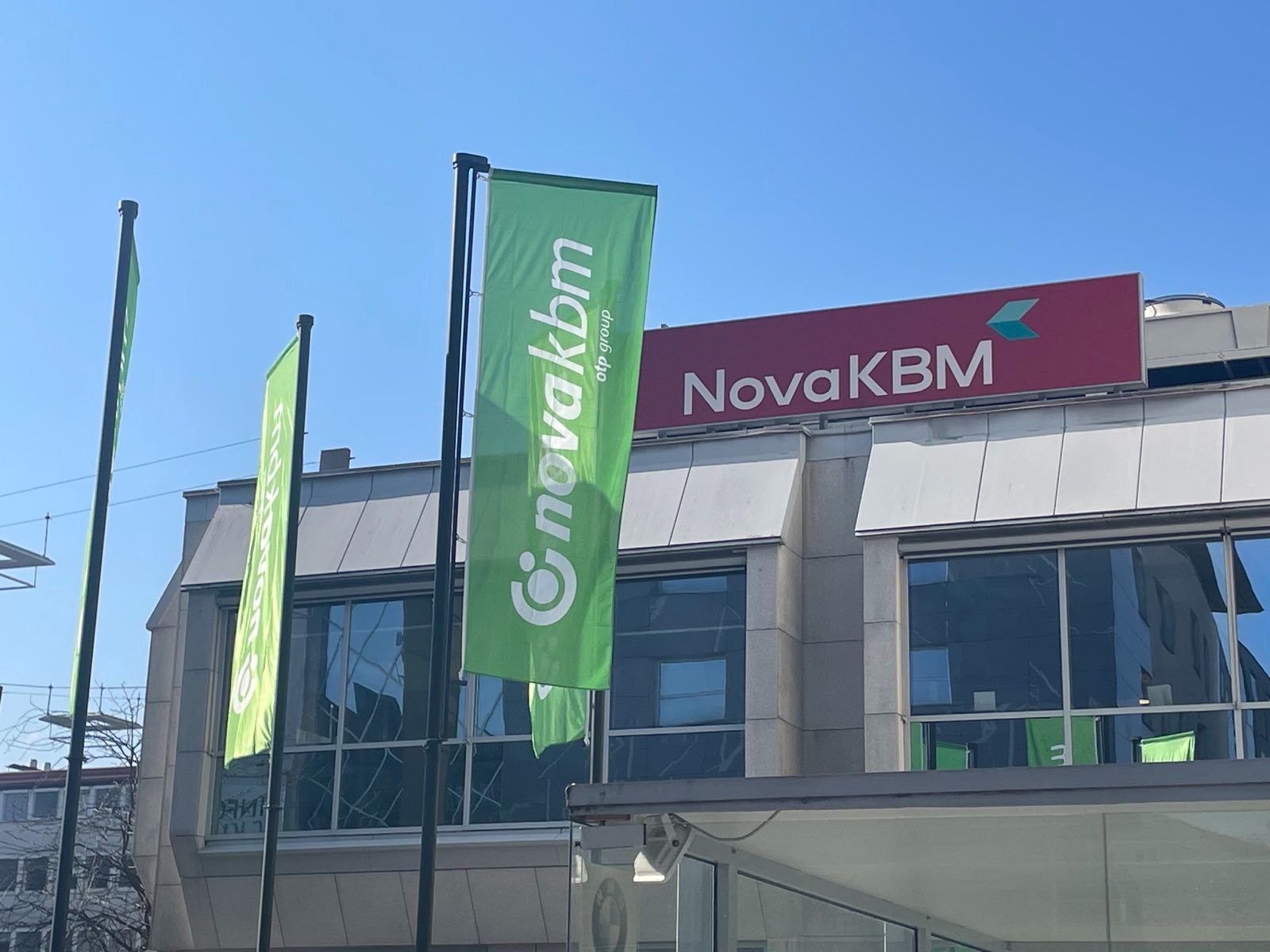 Združitev NKBM in OTP: od marca skupna mreža bankomatov - N1