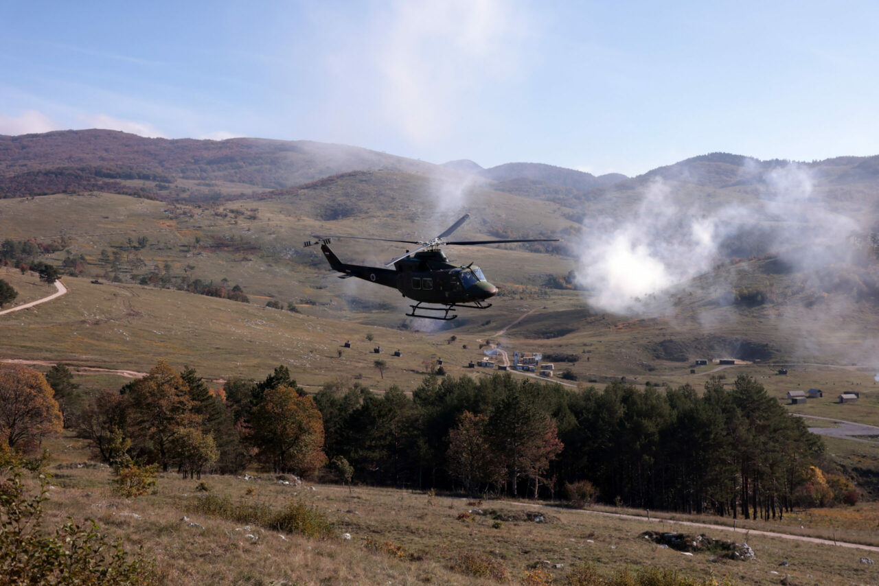 Helikopterji, letala slovenske in ameriške vojske: vaja Navidezni ščit ...