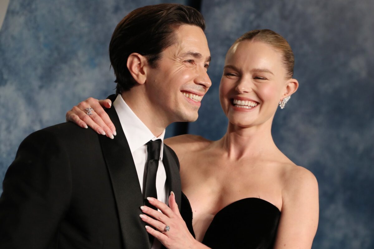 Justin Long Kate Bosworth za roko zaprosil kar v postelji - N1