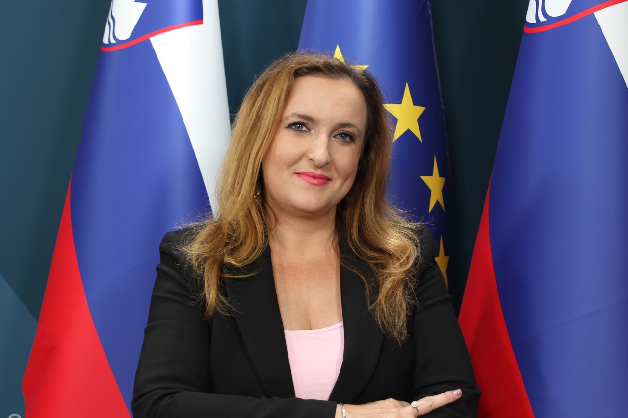 Petra Bezjak Cirman s polnim mandatom na čelu Ukoma - N1