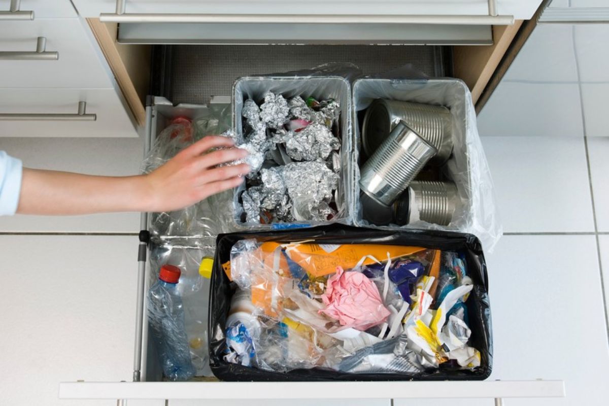 Koša za smeti ne bi smeli imeti ravno tam, kjer ga ima večina - N1