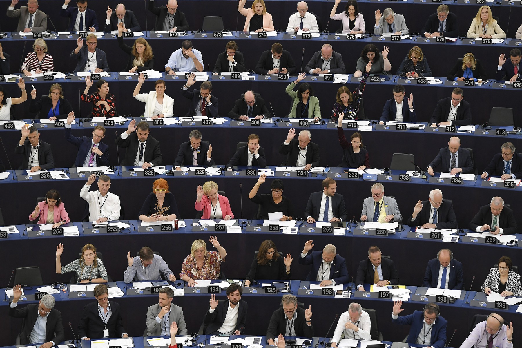 Več poslancev v Evropskem parlamentu? Dodatni sedež tudi za Slovenijo - N1