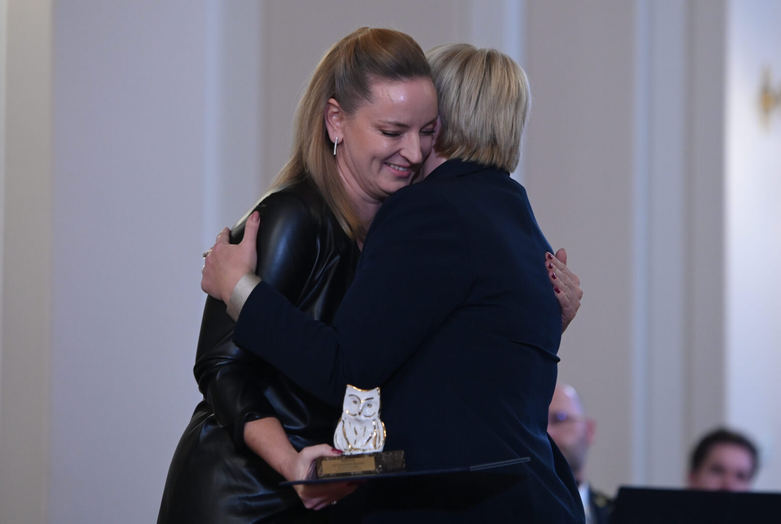 Ovadbo Urbanije proti predsednici Pirc Musar in pravnici Bervar Sternad ...