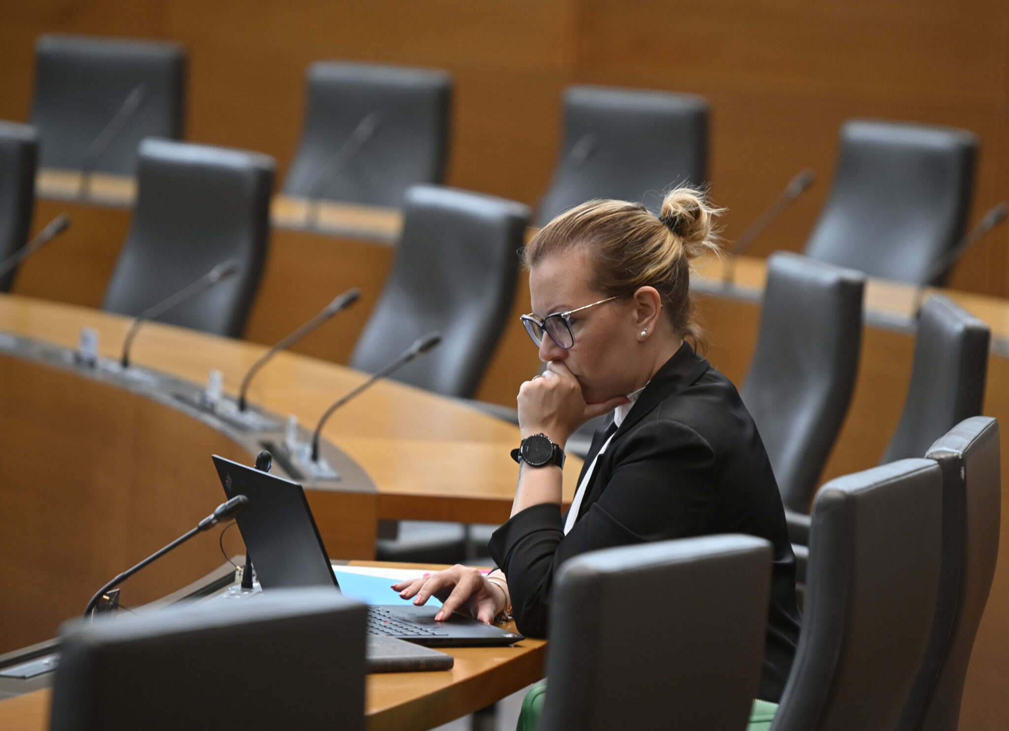 Kandidatka za ministrico nima univerzitetne, pač pa le visokošolsko izobrazbo - N1