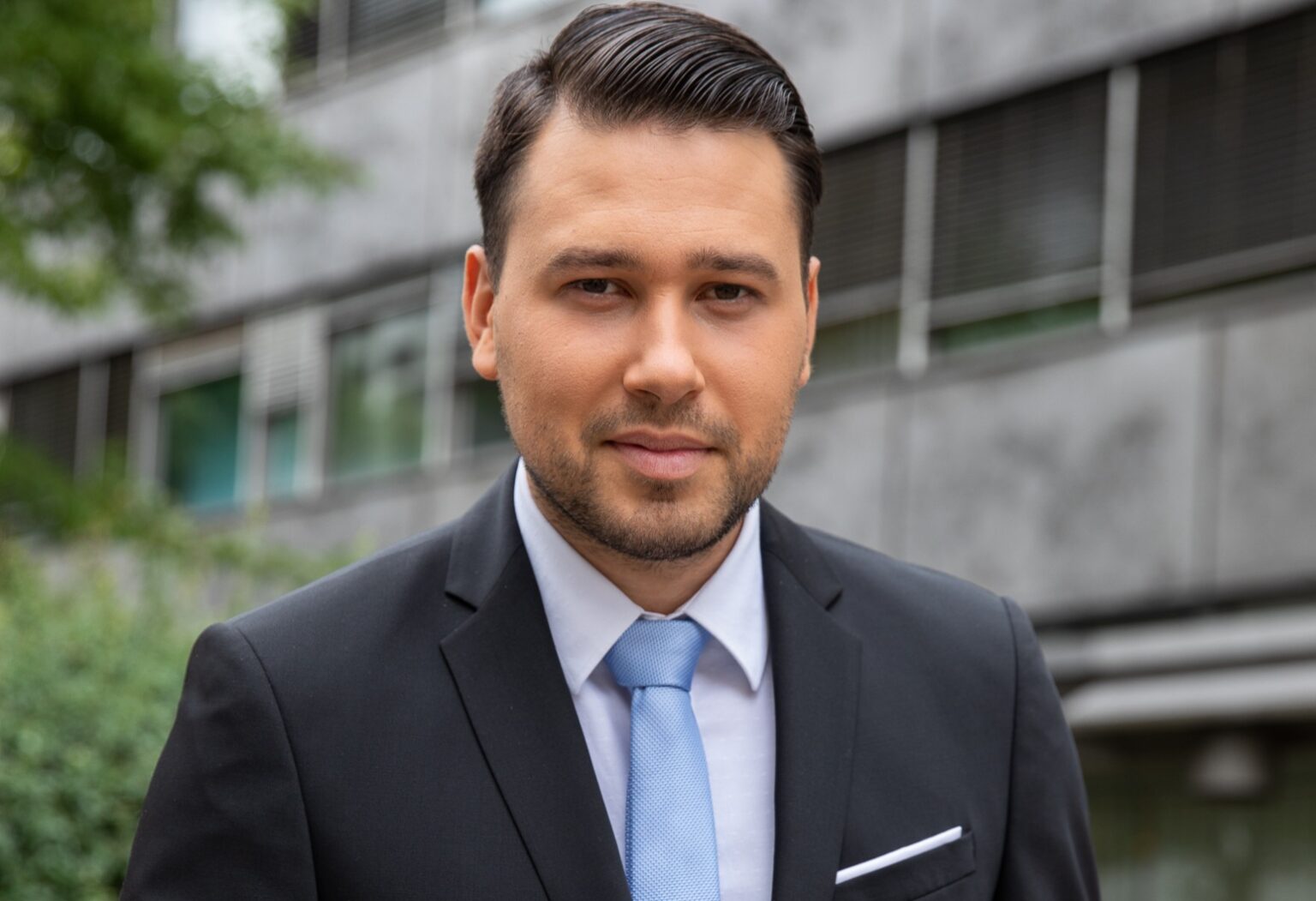 Nejc Krevs ne bo več TV voditelj, posloviti se je moral tudi od Prvega ...