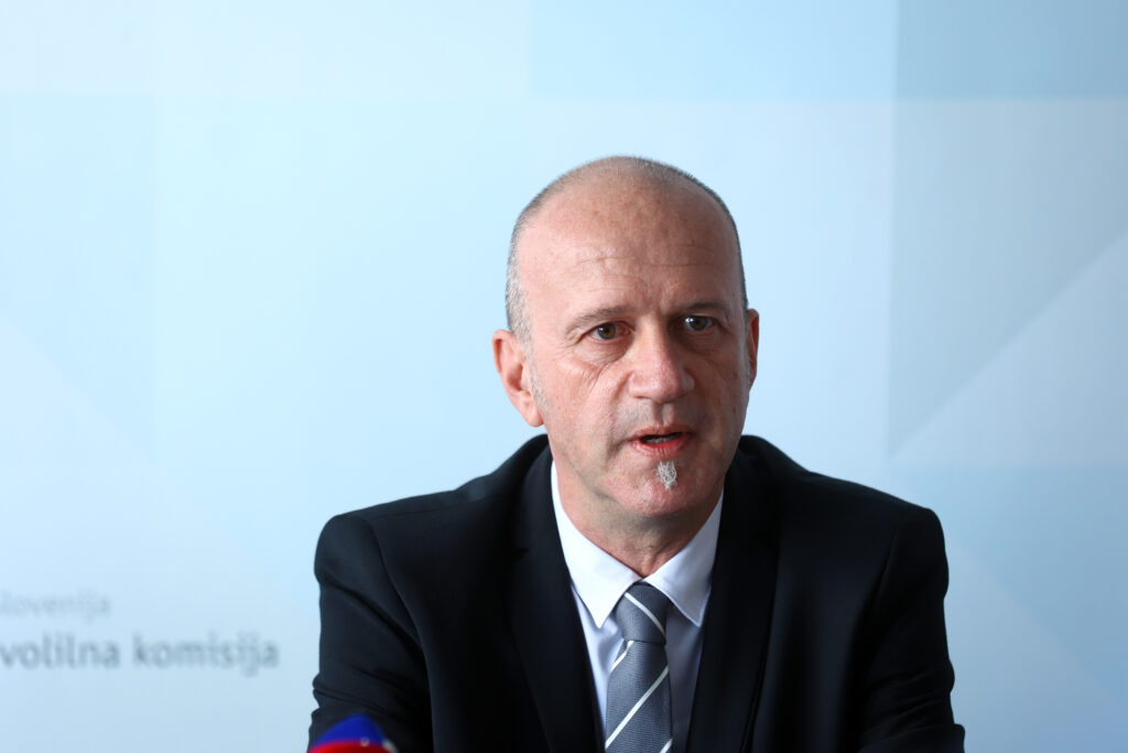 Peter Golob ostaja na čelu Državne volilne komisije - N1